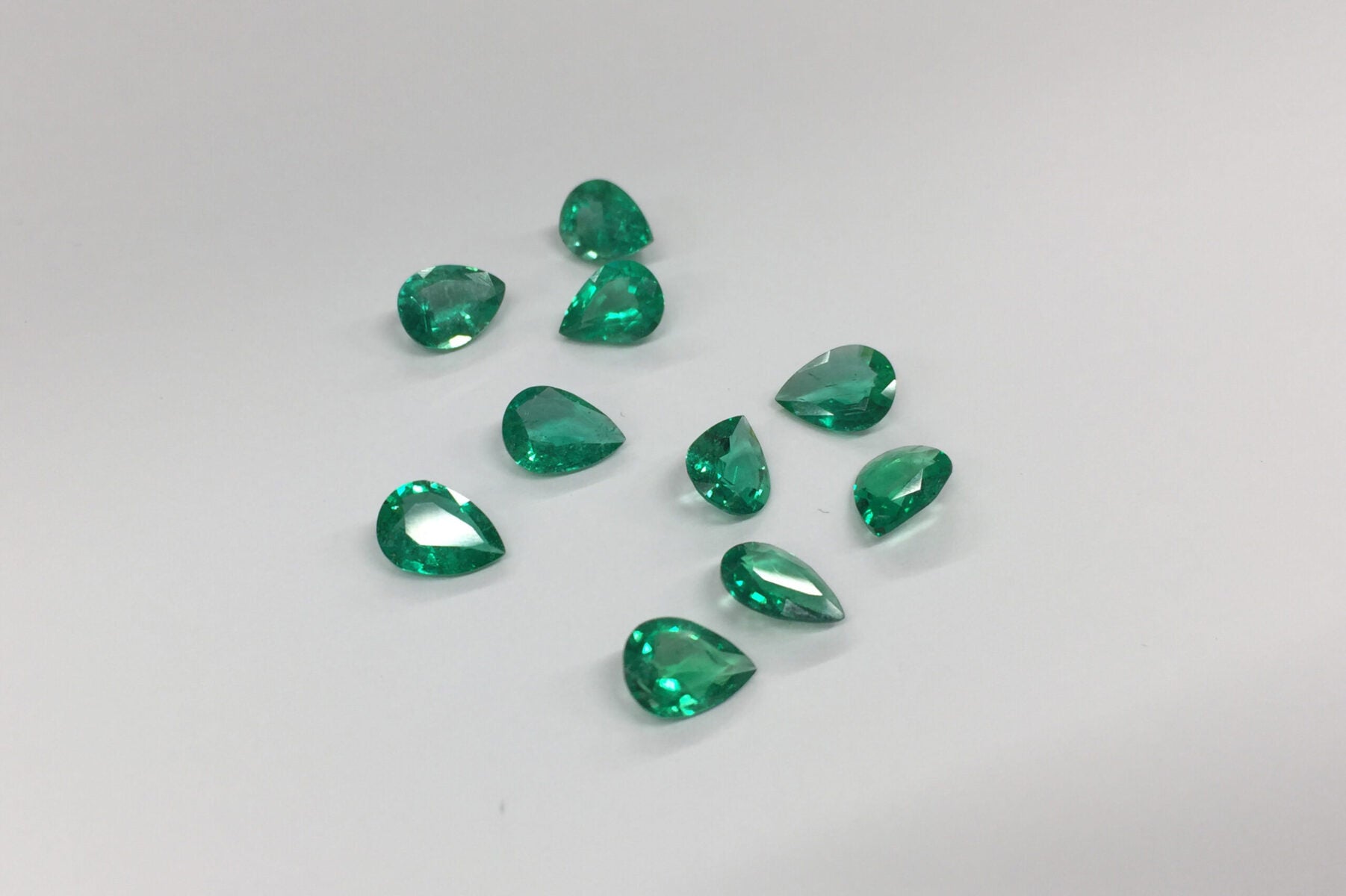 ルビーでも、エメラルドでも、いろいろある。 – MITSUKO HAMADA